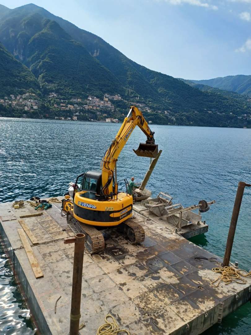 Escavatore cingolato 15 t Noleggio Escavatori | GV3