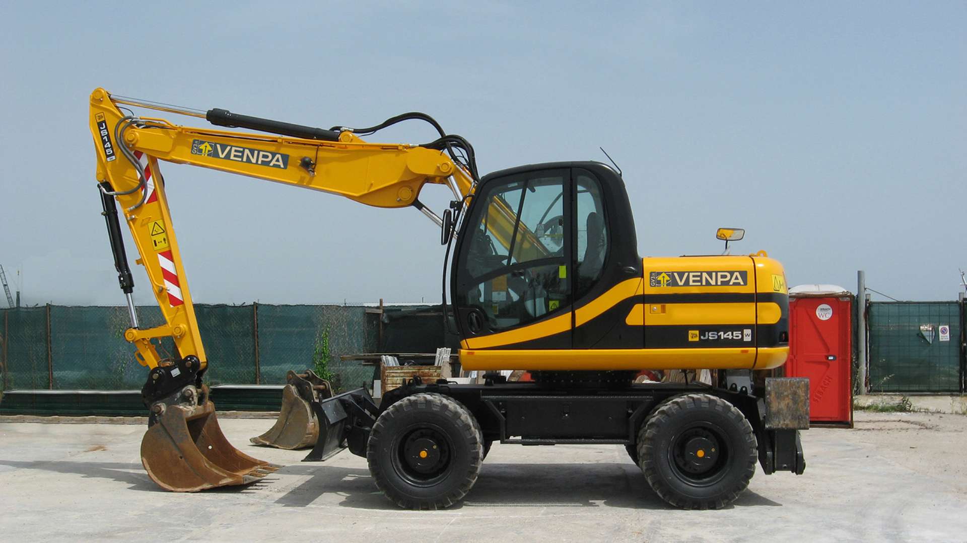 Escavatore gommato 15 t Noleggio Escavatori | GV3