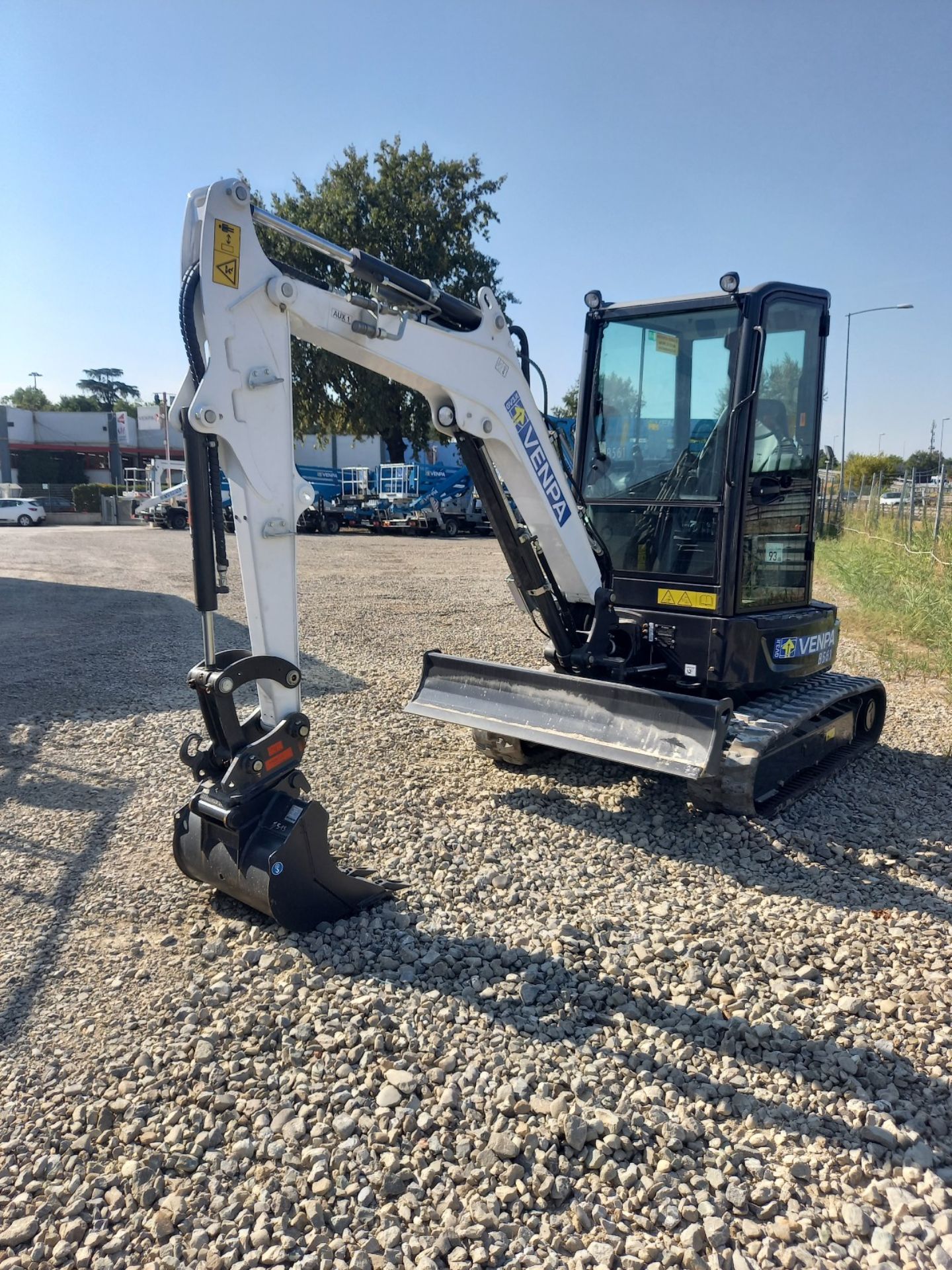 Escavatore mini 3 t Noleggio Escavatori | GV3
