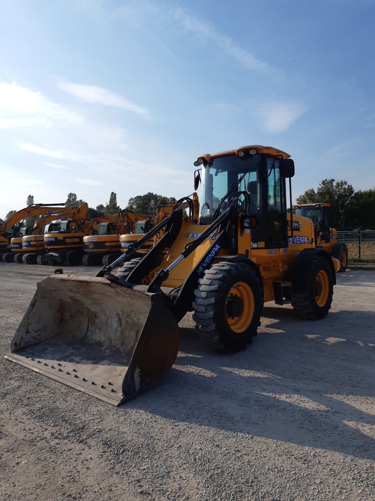 Pala gommata 8 t Noleggio Pale | GV3