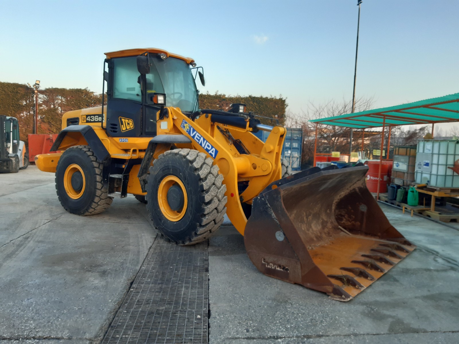 Pala gommata 15 t Noleggio Pale | GV3