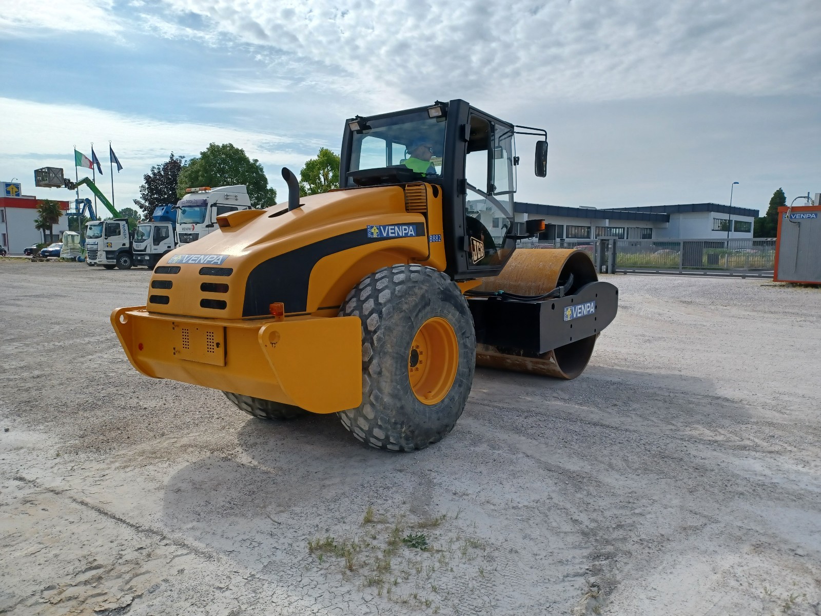 Rullo ferro/gomma 20 t Noleggio Rulli | GV3